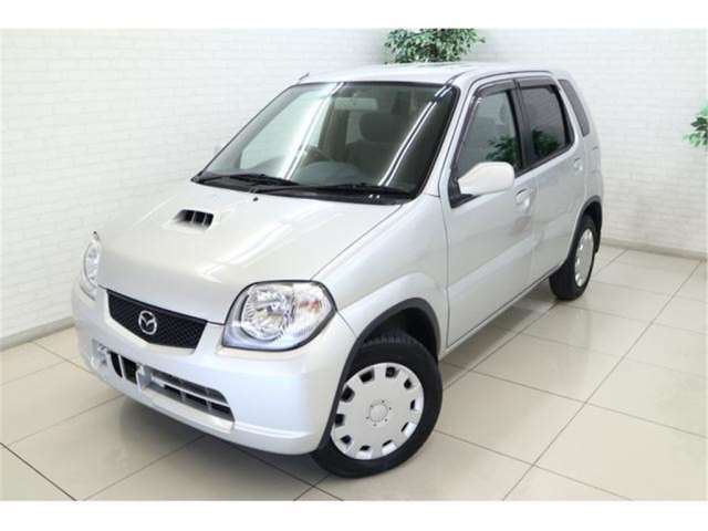 2004 Mazda Laputa HP22S - Car Price $3,896