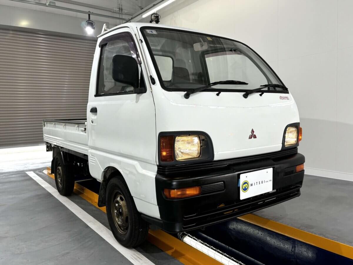 1994 Mitsubishi Minicab Truck V-U42T 4WD - Car Price $1,470