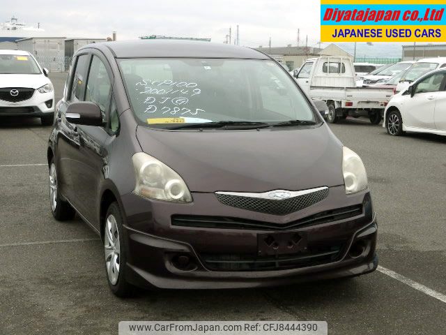 2010 Toyota Ractis DBA-SCP100 2WD - Car Price $1,200