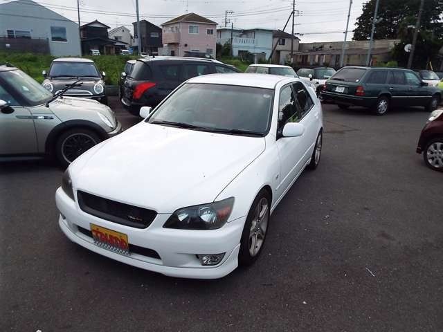 Toyota Altezza for Sale. Low Mileage. Good Condition