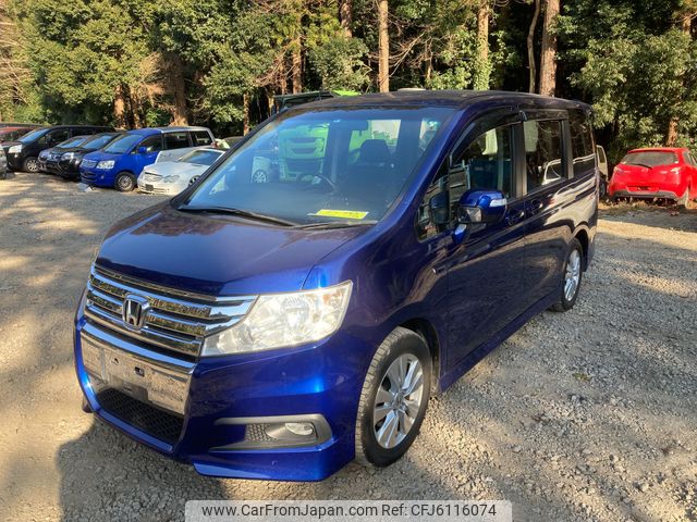 2011 Honda Stepwagon RK5 4WD - Car Price $3,300