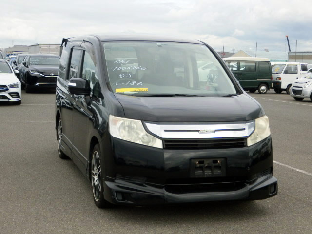 2009 Honda Stepwagon DBA-RK1 2WD - Car Price $1,200