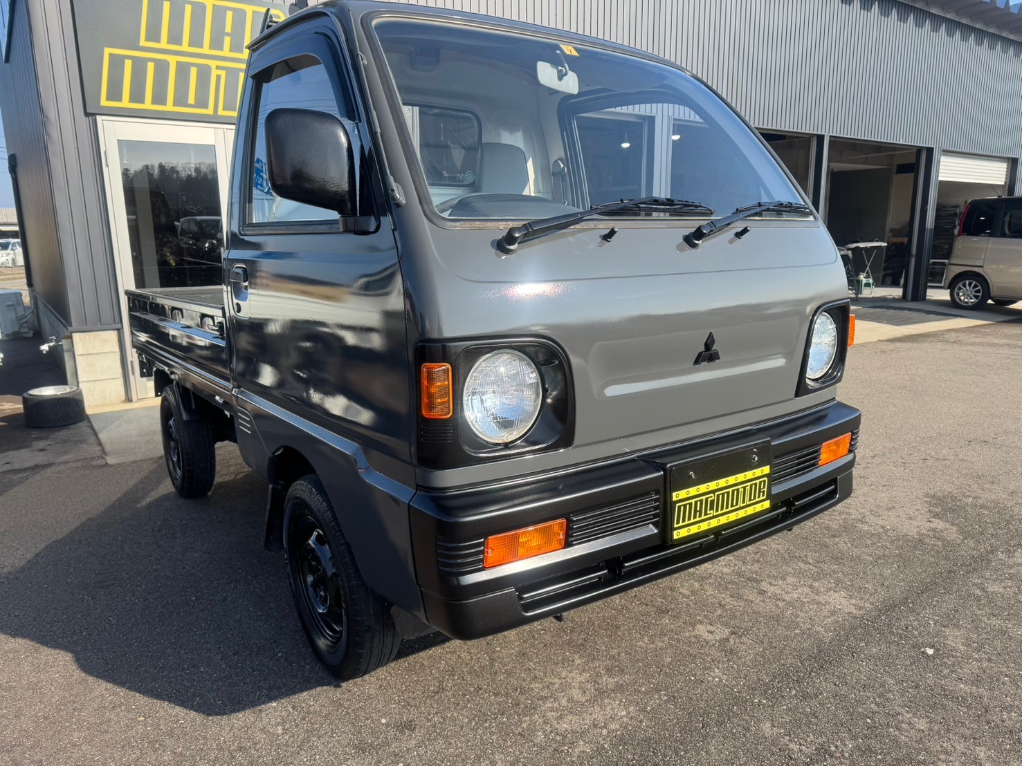 1991 Mitsubishi Minicab Truck U42T 4WD - Car Price $2,503