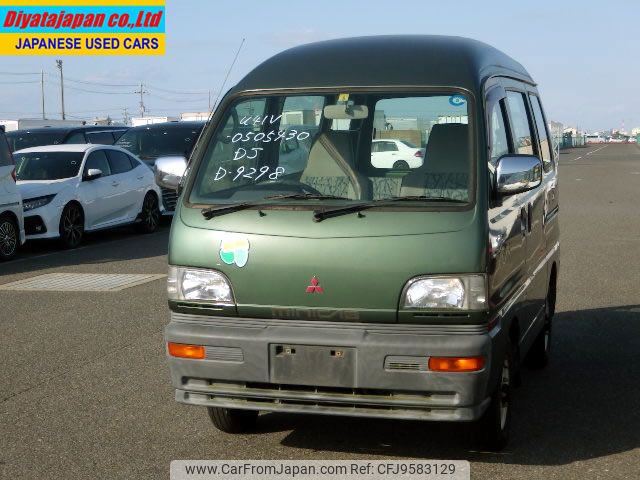 Used MITSUBISHI MINICAB VAN 1998 CFJ9583129 in good condition for sale