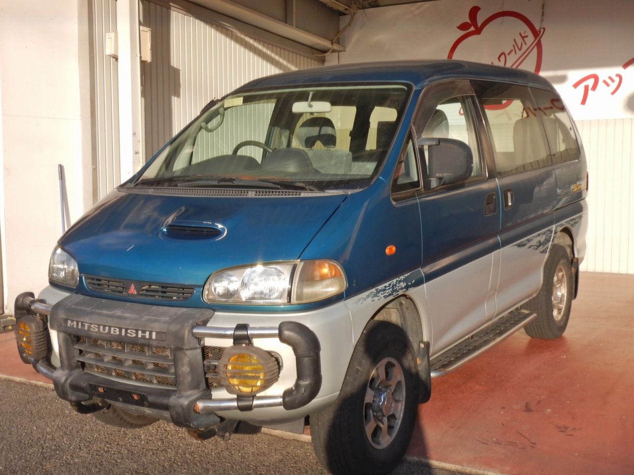 1997 Mitsubishi Delica Spacegear KD-PE8W 4WD - Car Price $3,692