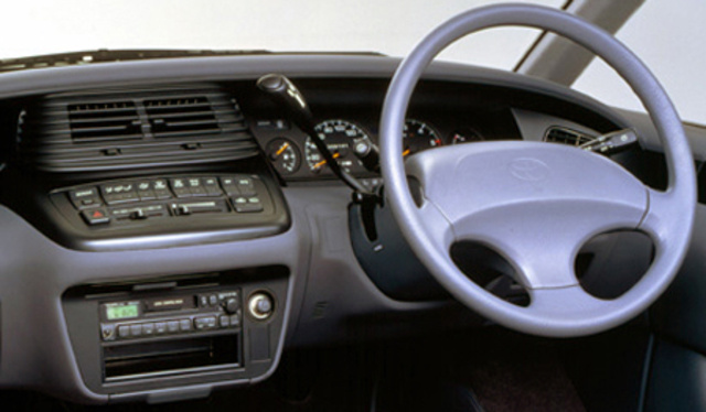 Toyota Estima Lucida X Specs, Dimensions and Photos | CAR FROM JAPAN