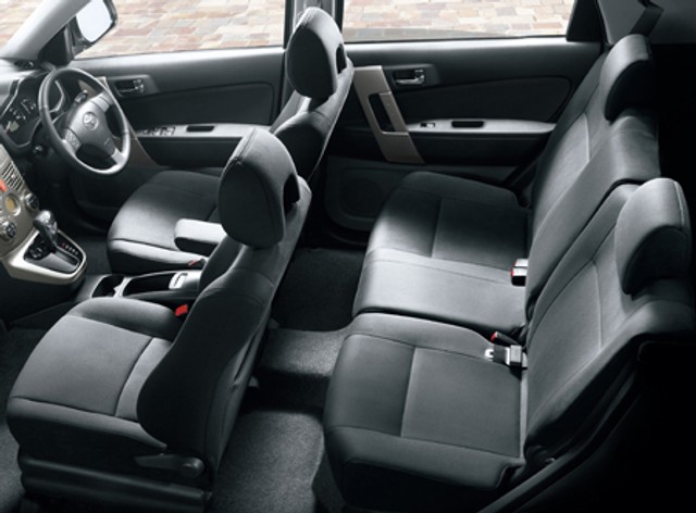 Toyota Rush X Specs, Dimensions and Photos | CAR FROM JAPAN